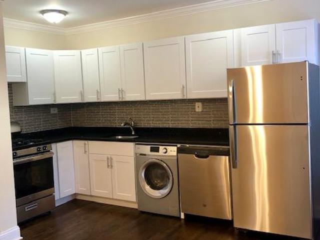 Chicago IL 60614 74296393