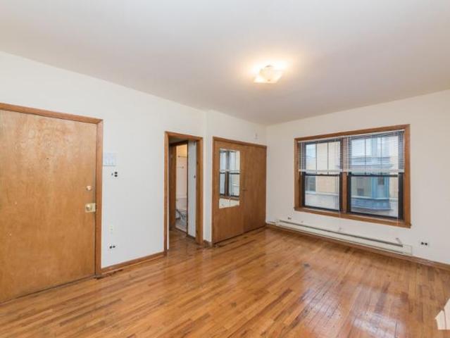 Chicago IL 60657 33076375