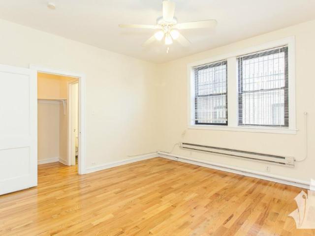 Chicago IL 60657 84255950