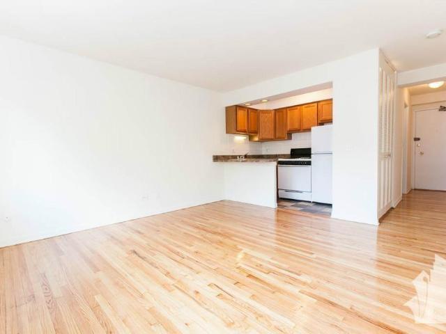 Chicago IL 60657 84252861