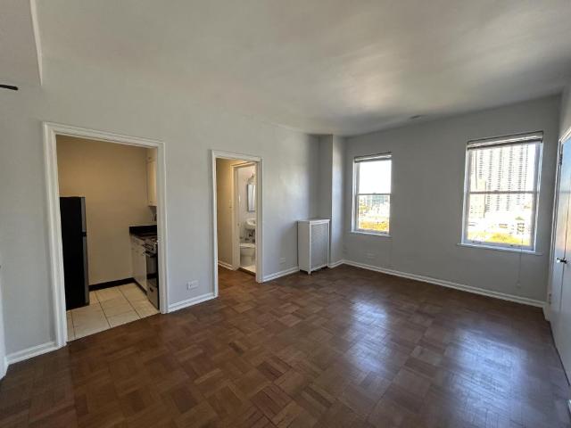 Chicago IL 60657 83609019