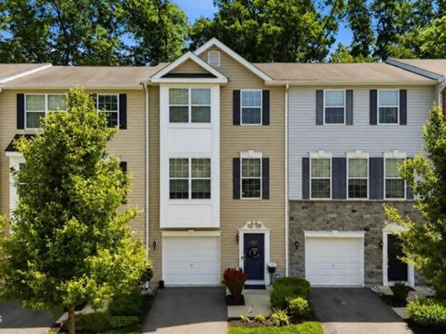 Chickadee Ct, Freehold, Home For Sale