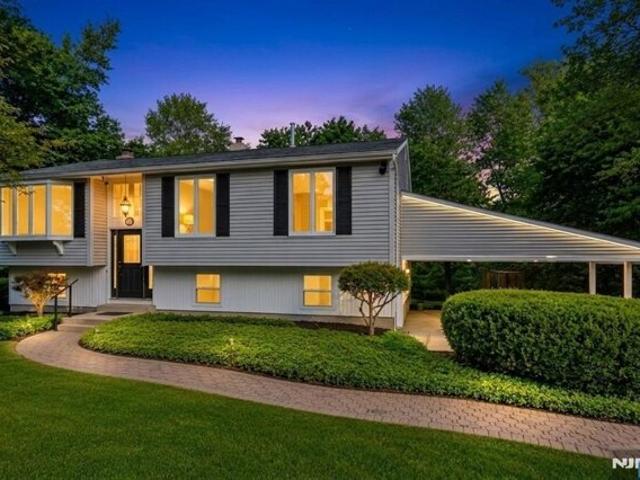 Chickadee Rd, Mount Olive Township, Home For Sale