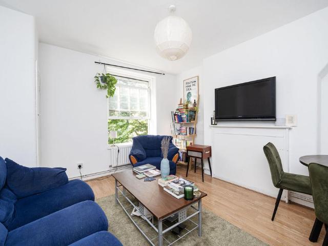 Chicksand Street, Brick Lane, London, E1 3 bed flat to rent £3,250 pcm £750 pw