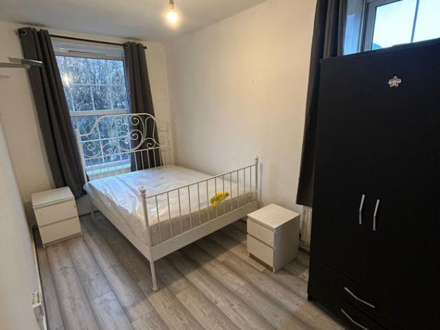 Chicksand Street, Brick Lane/Aldgate East E1, Room to rent, £900 pcm | PrimeLocation