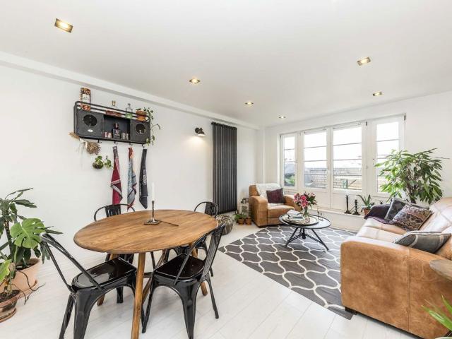 Chicksand Street, Spitalfields E1, 2 bed flat to rent, £2,800 pcm | PrimeLocation