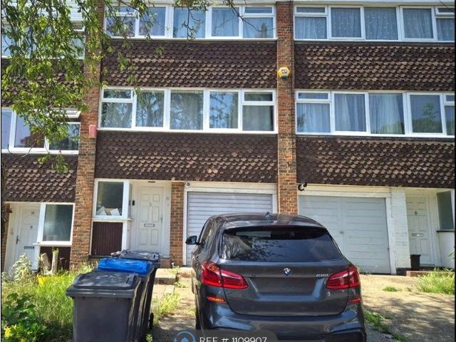Chichele Gardens, Croydon CR0, 4 bed terraced house to rent, £2,400 pcm | PrimeLocation