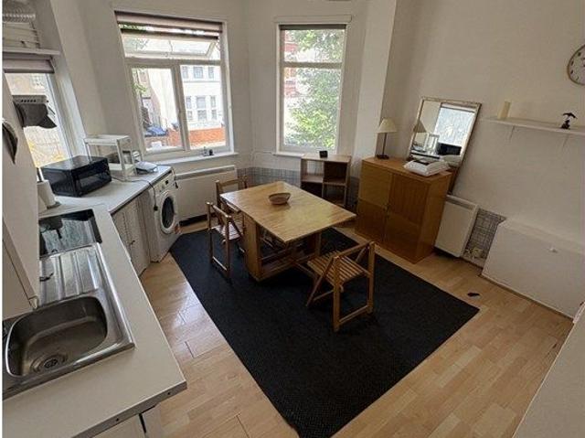 Chichele Road, London NW2, Room to rent, £1,400 pcm | PrimeLocation