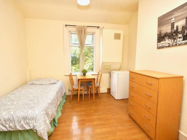 Chichele Road, Willesden Green NW2, Room to rent, £610 pcm | PrimeLocation