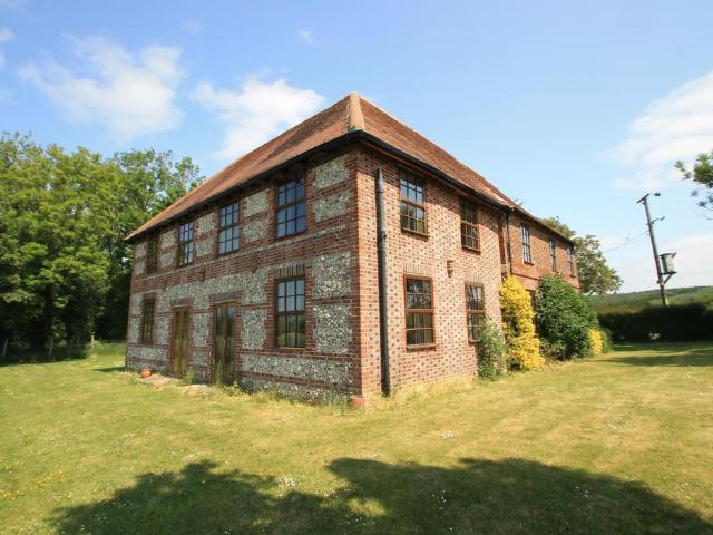 Chichester, PO18 5 bed farm house to rent £3,000 pcm £692 pw