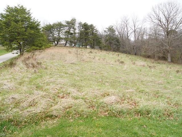 Chichester Rd, Parkersburg, WV 26104