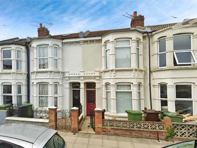 Chichester Road, Hampshire PO2 3 bed terraced house to rent £1,550 pcm £358 pw