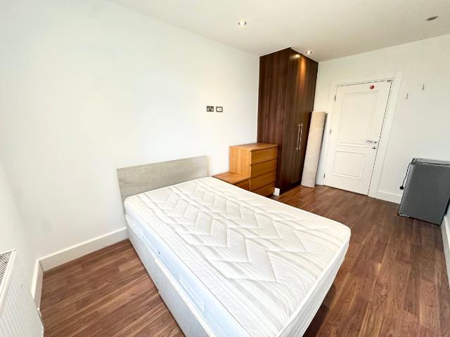Chichester Road, London N9, Room to rent, £840 pcm | PrimeLocation