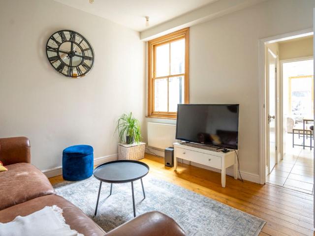 Chichester Road, Leytonstone, London E11, 4 bed property to rent, £3,500 pcm | PrimeLocation