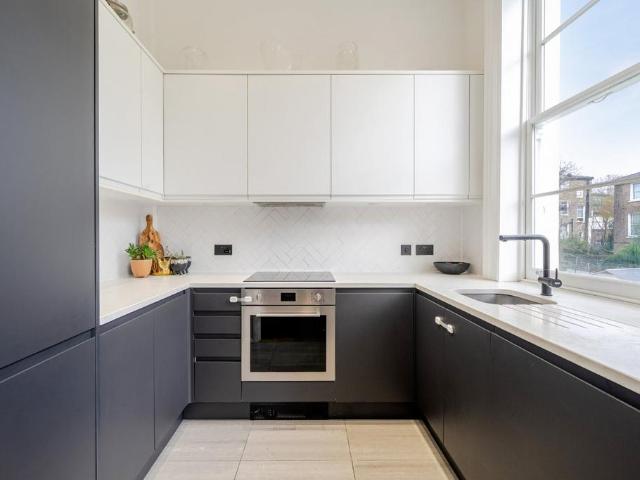 Chichester Road, Queens Park, London. 1 bed flat to rent £2,500 pcm £577 pw