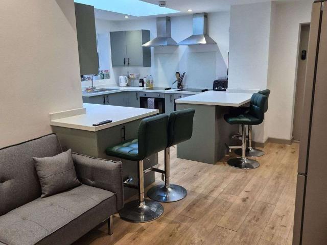 Chichester Road Room 7