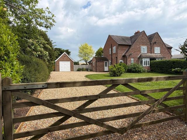 Chidden, Hambledon, Waterlooville PO7, 3 bed cottage to rent, £1,750 pcm | PrimeLocation
