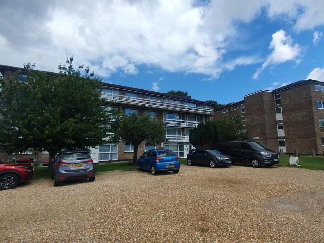 Chidham Walk, Havant PO9 2 bed flat to rent £1,150 pcm £265 pw