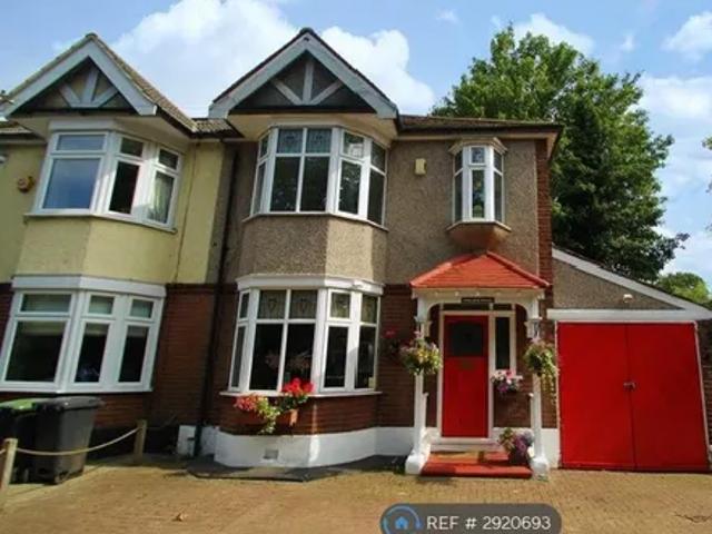 Chigwell Dental, 723 Chigwell Road, London, IG8 8AS, United Kingdom | 3 bed house for rent #168166350 | Rentberry