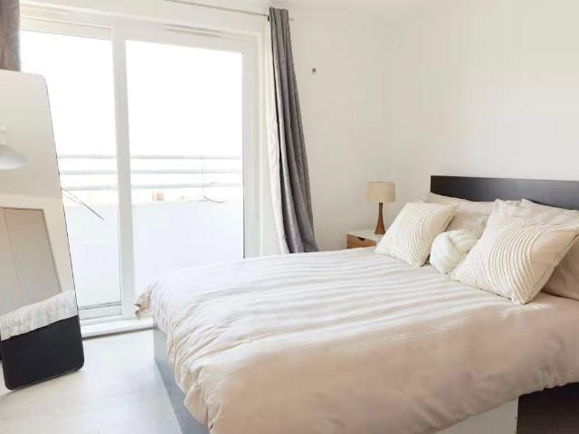 Chigwell Road, London E18, 1 bed flat to rent, £1,500 pcm | PrimeLocation