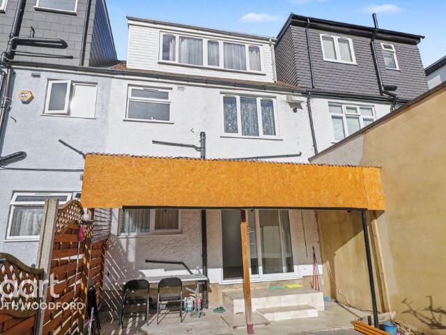 Chigwell Road, WOODFORD GREEN 4 bed terraced house to rent £2,700 pcm £623 pw