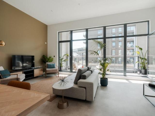 Childers Street, London, SE8 1 bed flat to rent £1,945 pcm £449 pw
