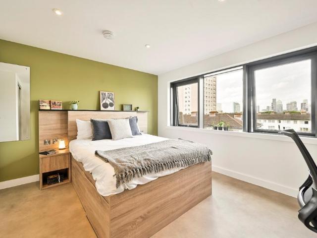 Childers Street, London SE8 1 bed flat to rent £1,993 pcm £460 pw