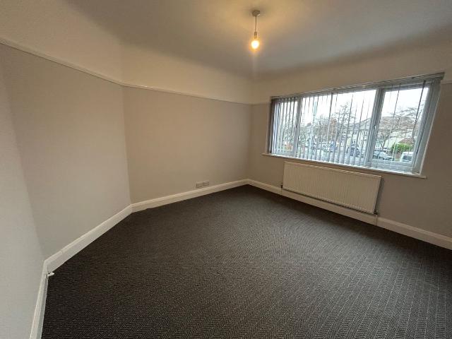 Childwall Abbey Road, Liverpool L16, 2 bed flat to rent, £1,050 pcm | PrimeLocation