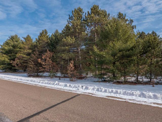 Chilewski Dr, Unit 24, Coloma, WI 54930 | MLS #50320 | Compass