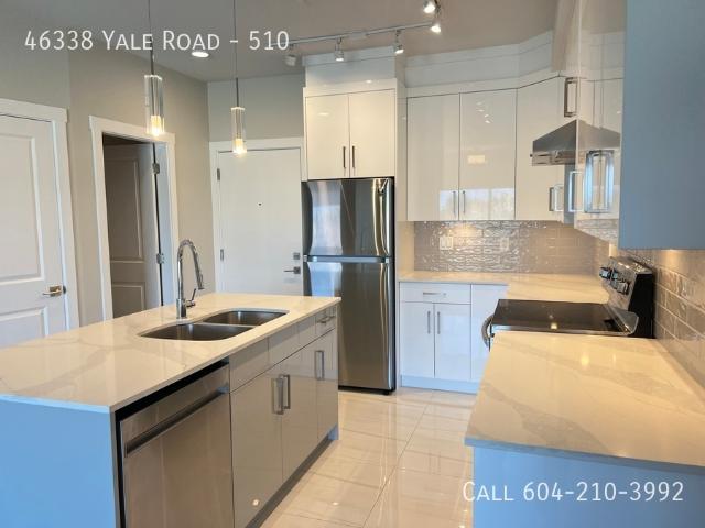 Chilliwack Condo With Amazing View 3 Month Utilities Included!