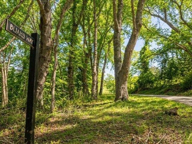 Chilmark MA 02535 104720932
