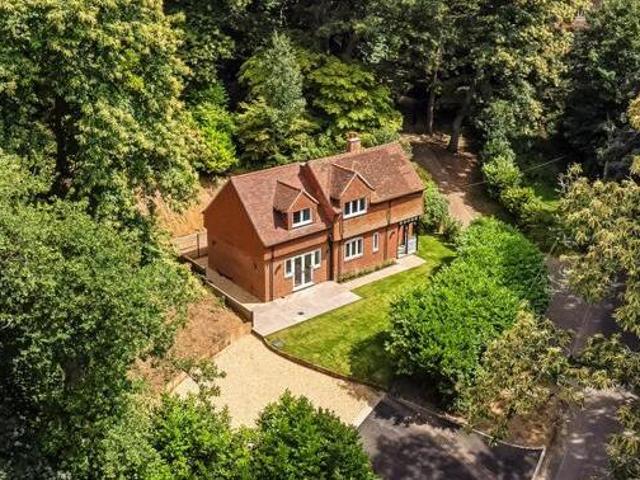 Chilworth, Sample Oak Lane, Guildford, 2 Bedroom Detached