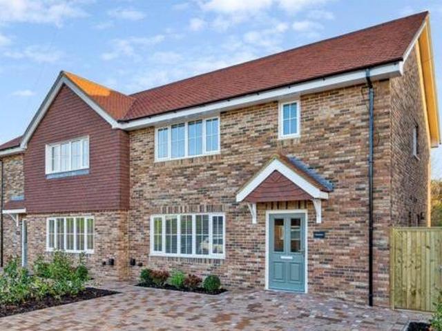 Chilton Close, Penn, 3 Bedroom Semi detached