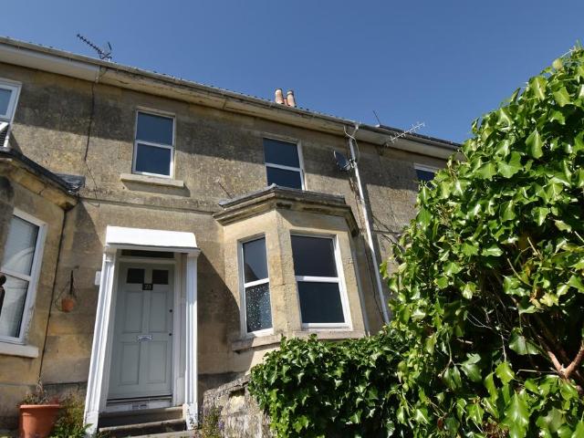 Chilton Road, BATH 2 bed apartment to rent £1,750 pcm £404 pw