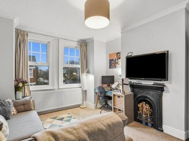 Chilton Road, Kew, 2 Bedroom End