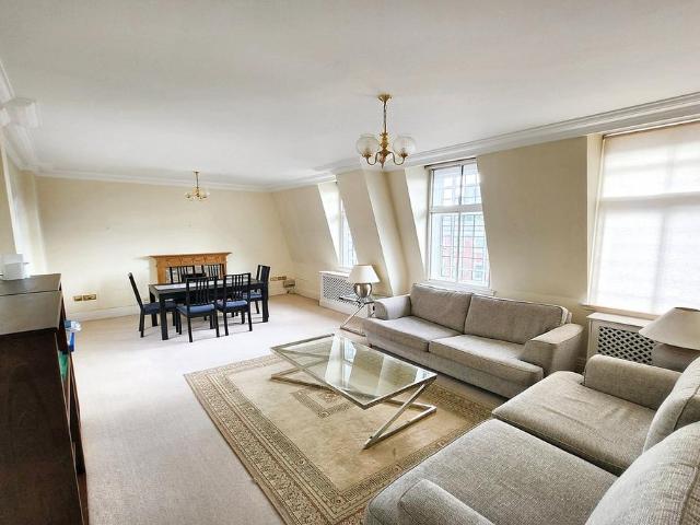 Chiltern Court, Baker Street. 3 bed apartment to rent £4,500 pcm £1,038 pw