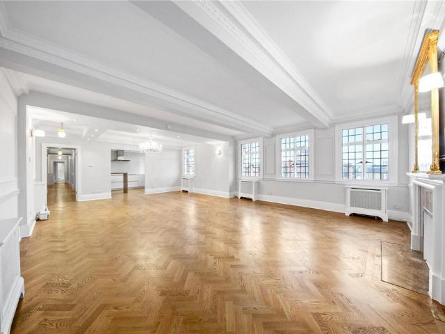 Chiltern Court, Baker Street. 4 bed flat to rent £10,000 pcm £2,308 pw