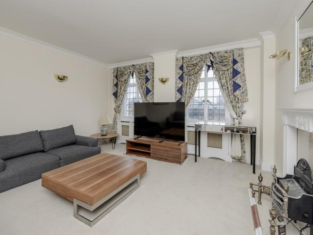 Chiltern Court Flat 33 Flat 33 Baker Street London 2641888