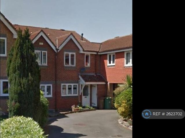 Chiltern Close, Worcester Park, KT4 3 bed semi detached house to rent £2,295 pcm £530 pw