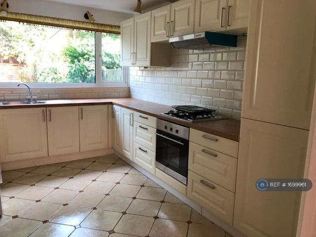 Chiltern Road, St Albans, AL4 3 bed terraced house to rent £1,850 pcm £427 pw