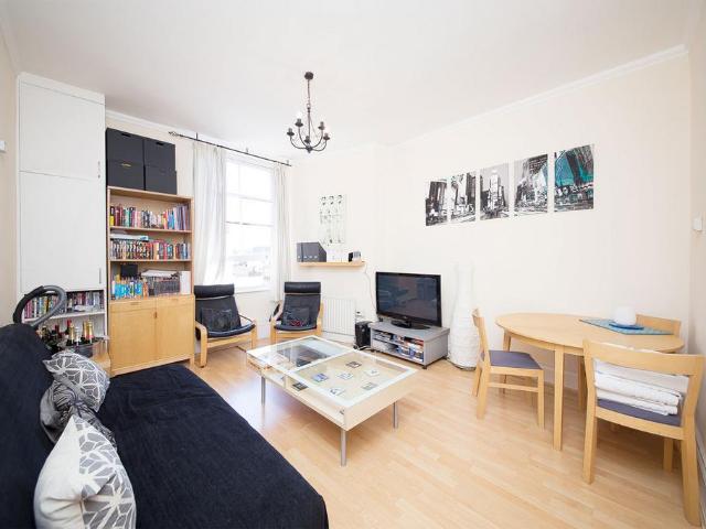 Chiltern Street, London W1U 2 bed flat to rent £3,000 pcm £692 pw
