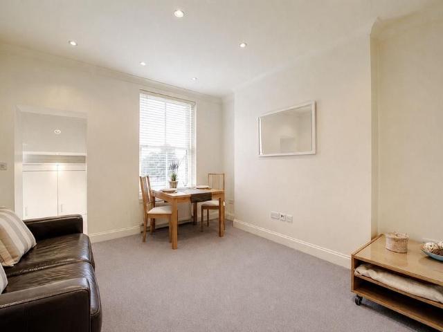 Chiltern Street, Marylebone, London W1U, 2 bed flat to rent, £3,033 pcm | PrimeLocation