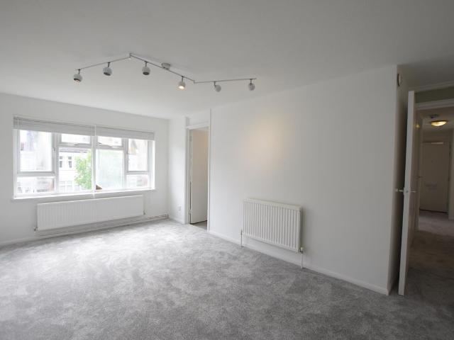 Chilvins Court, Nether Street, West Finchley, London N3, 2 bed flat to rent, £1,700 pcm | PrimeLocation