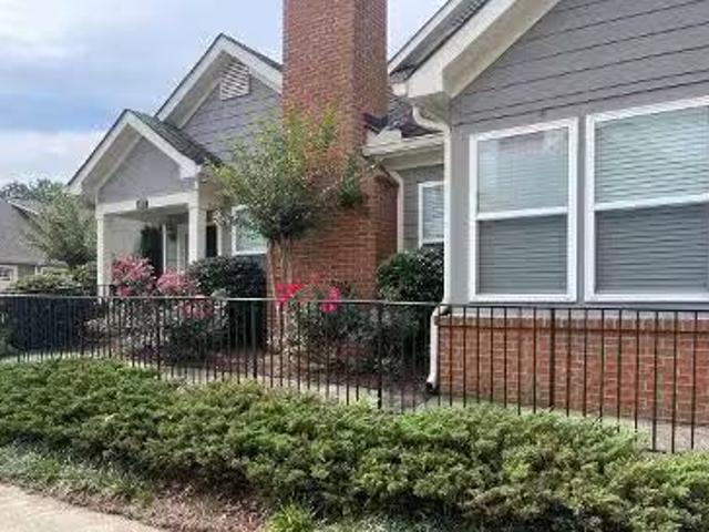 Chimney Cottage Cir NE