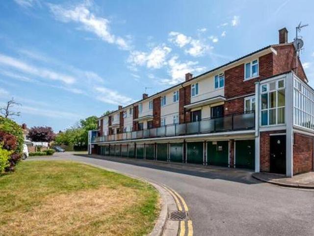 Chinbrook Road, Grove Park, 2 Bedroom Apartment