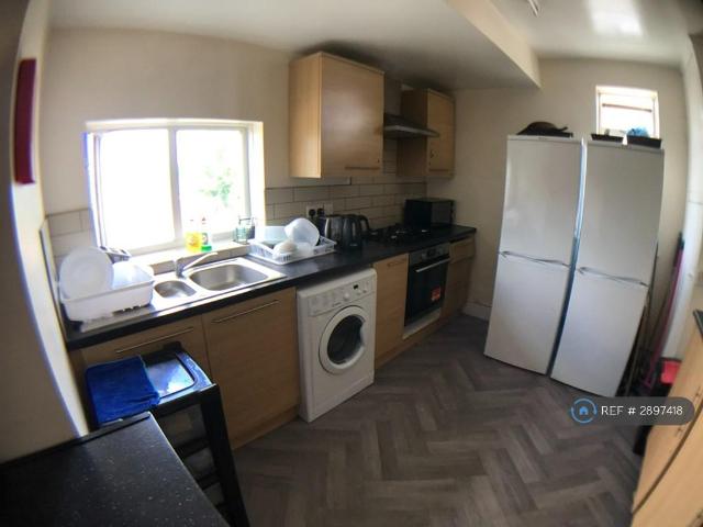 Chinbrook Road, London, SE12 5 bed flat to rent £3,500 pcm £808 pw