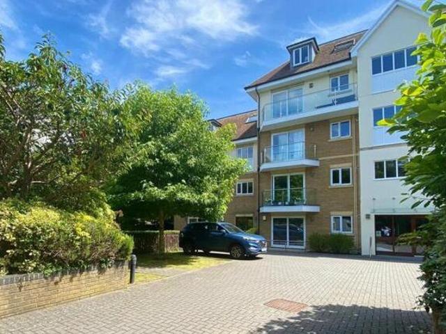 Chine Court, Chine Crescent Road, 3 Bedroom Apartment