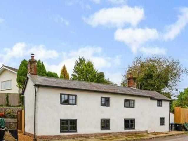 Chine Road, Upper Woodford, 3 Bedroom Cottage