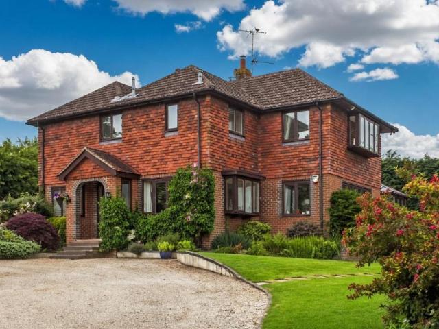 Chineham Lane, St John RG24 6 bed detached house to rent £3,995 pcm £922 pw