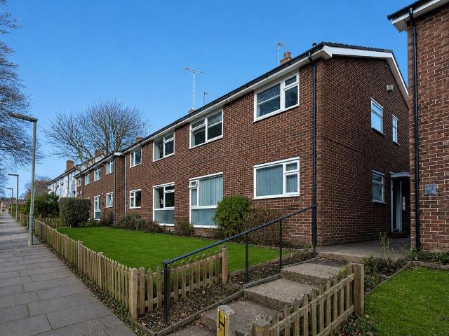 Chipstead Road, Banstead, Surrey SM7, 2 bed maisonette to rent, £1,900 pcm | PrimeLocation